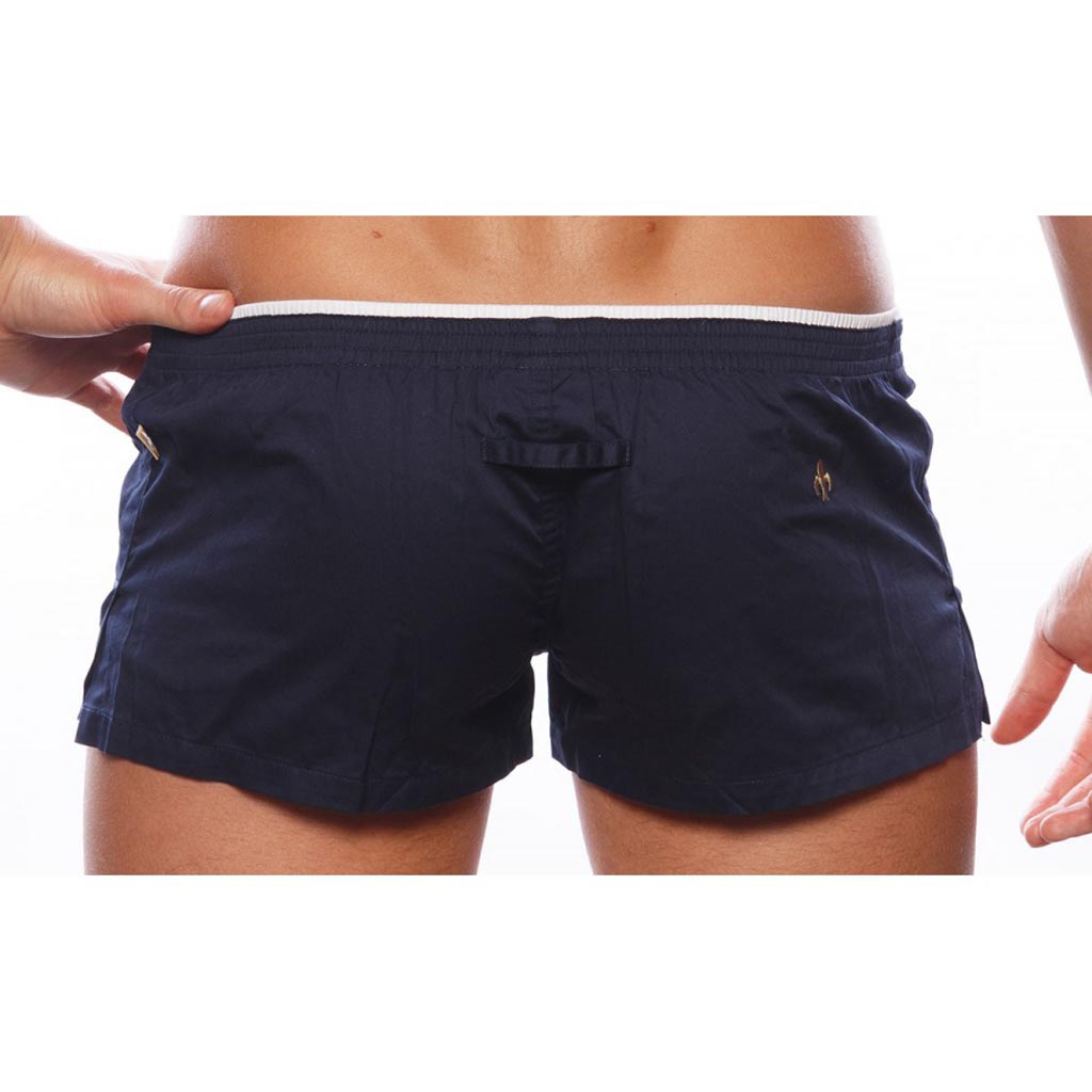 Relax and be comfortable in style with Twitch. These simple but stylish ...